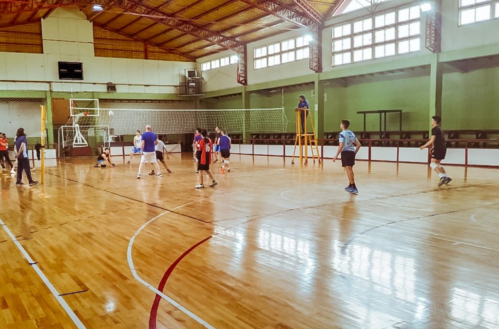 El primero del año, el seleccionado de Voley provincial se puso en ...